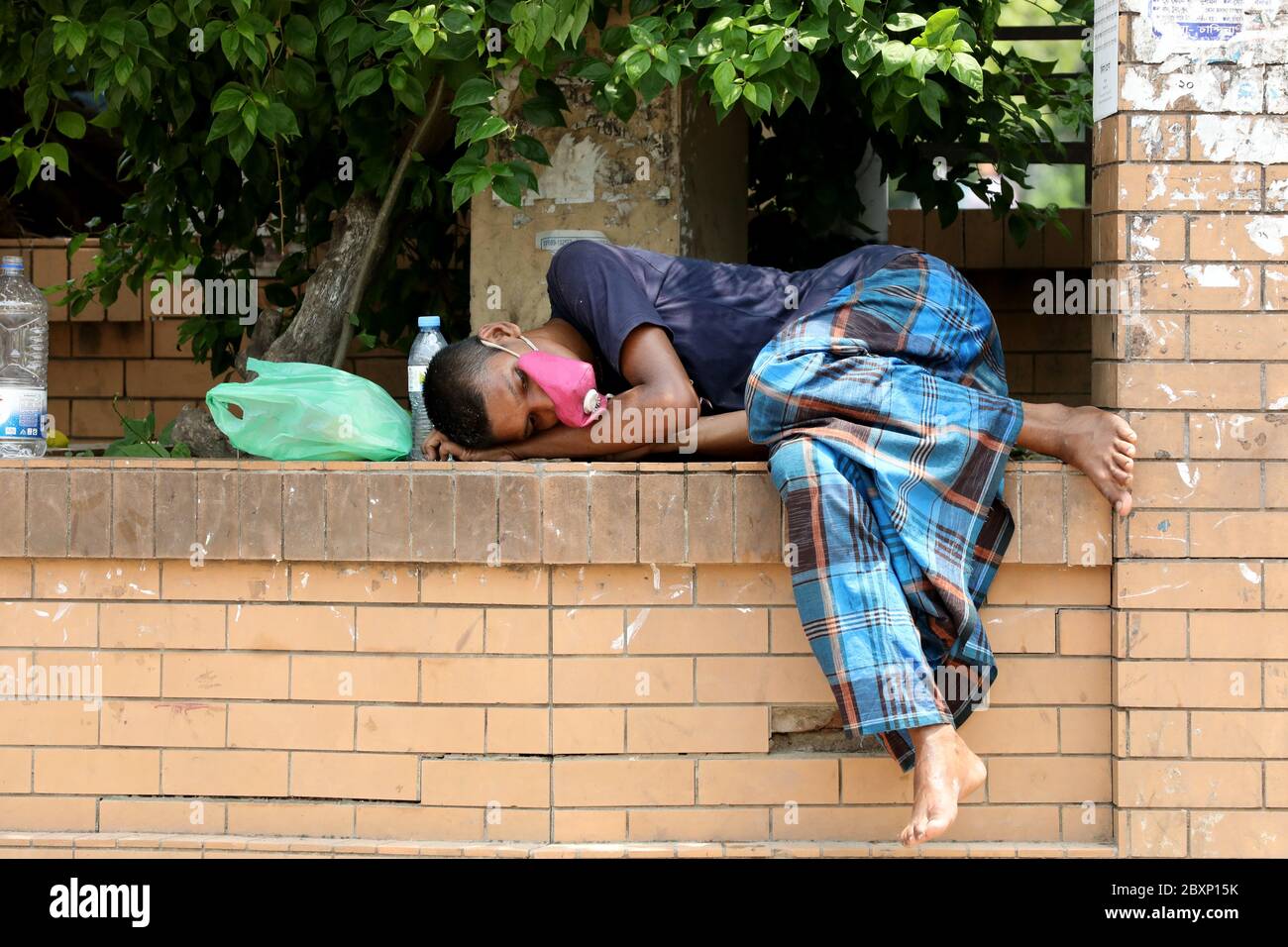 To doze off hi-res stock photography and images - Alamy
