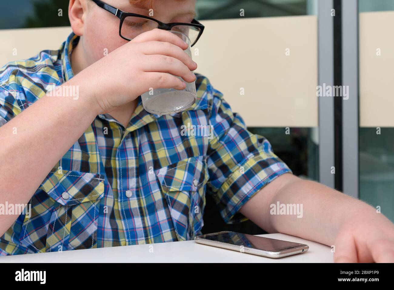 Child touch ice hi-res stock photography and images - Alamy