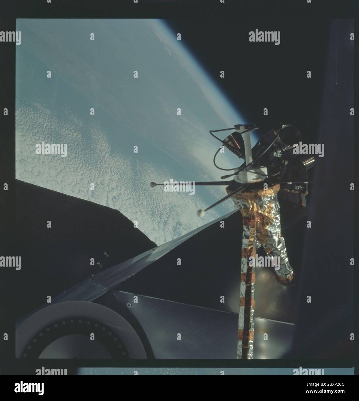 AS09-19-2960 - Apollo 9 - Apollo 9 Mission image - Service Module (SM ...