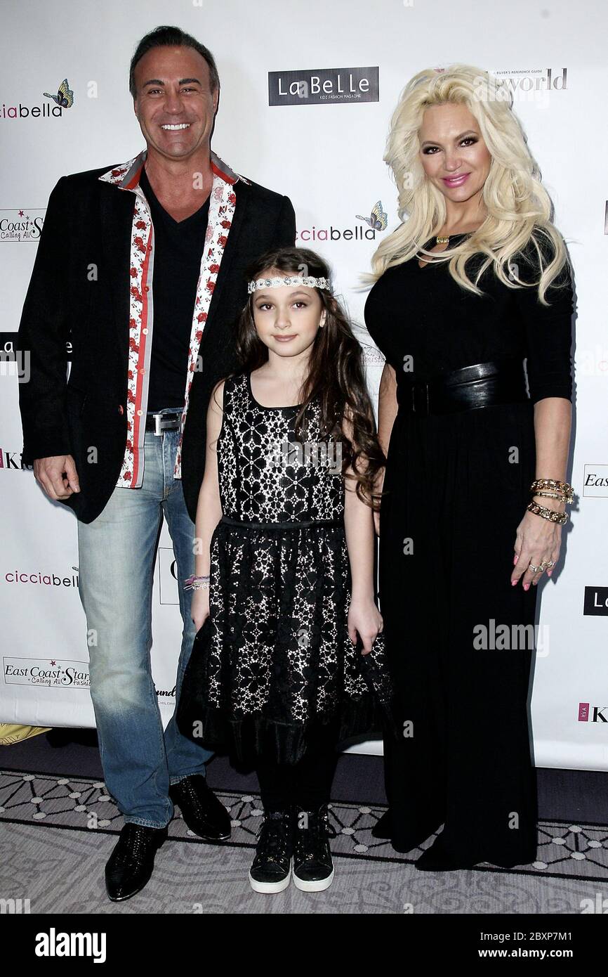 New York, NY, USA. 13 February, 2016. Ron Marinari, Bella Marinari ...