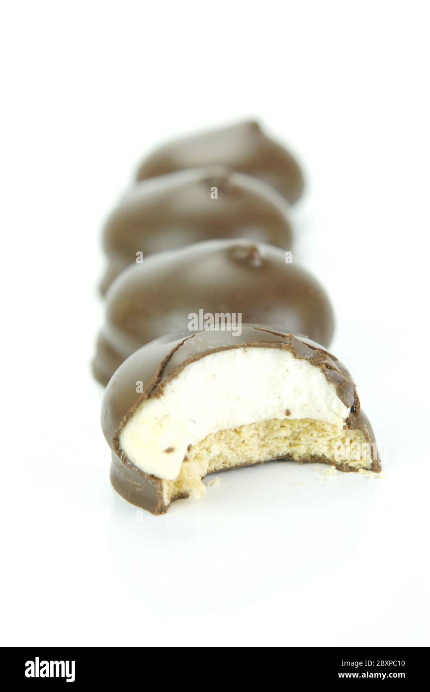 Marshmallow biscuits hi-res stock photography and images - Alamy