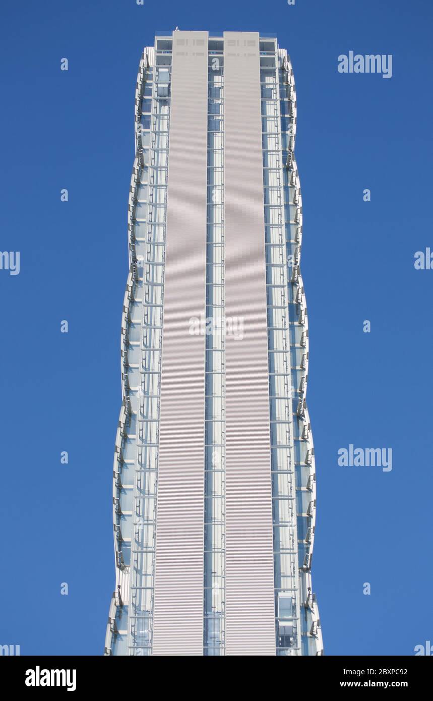 Minimal architectural view of a nice modern office tower located in ...