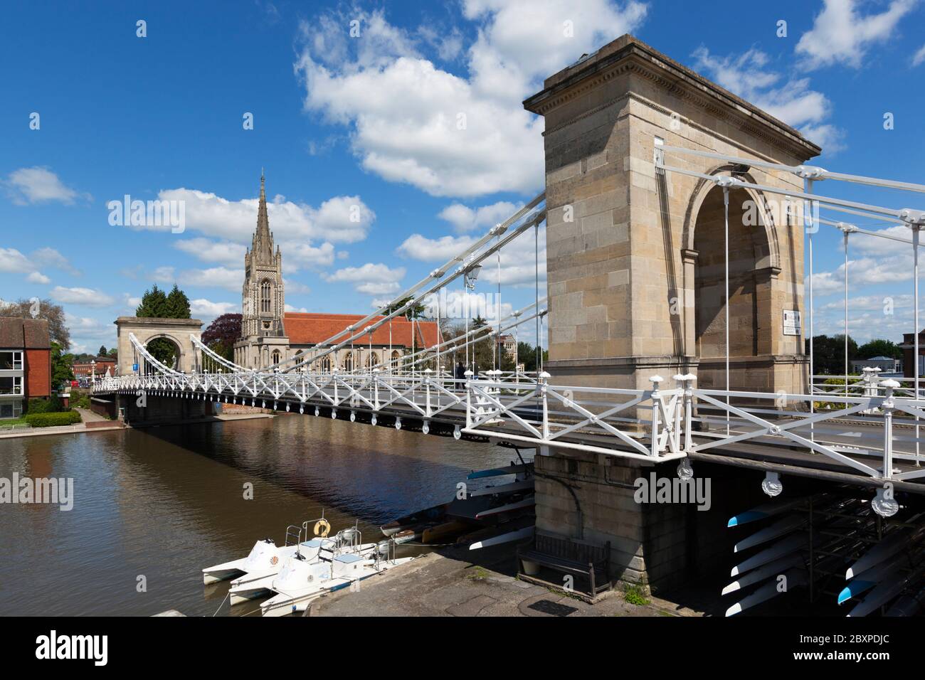 Marlow buckinghamshire bridge hi-res stock photography and images - Alamy