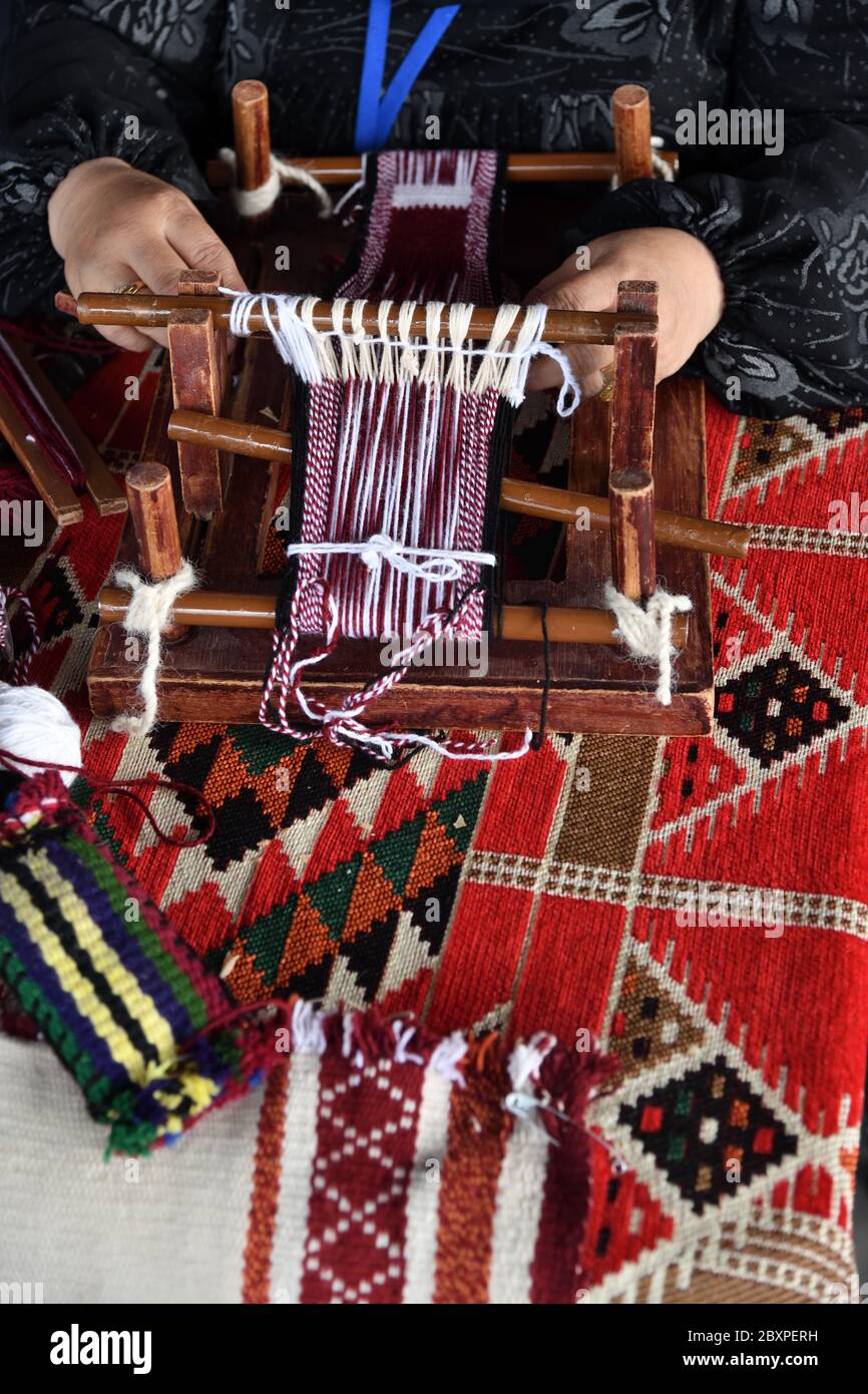 Sadu weaving saudi hi-res stock photography and images - Alamy