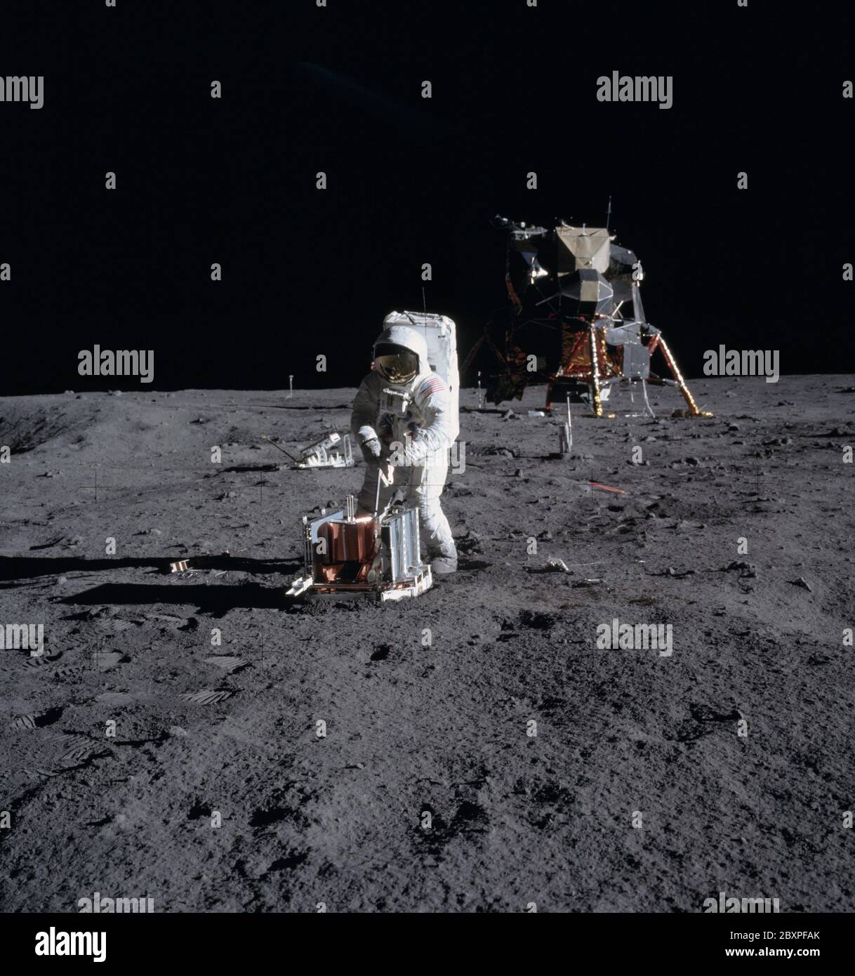 Apollo surface experiments package hi-res stock photography and images ...