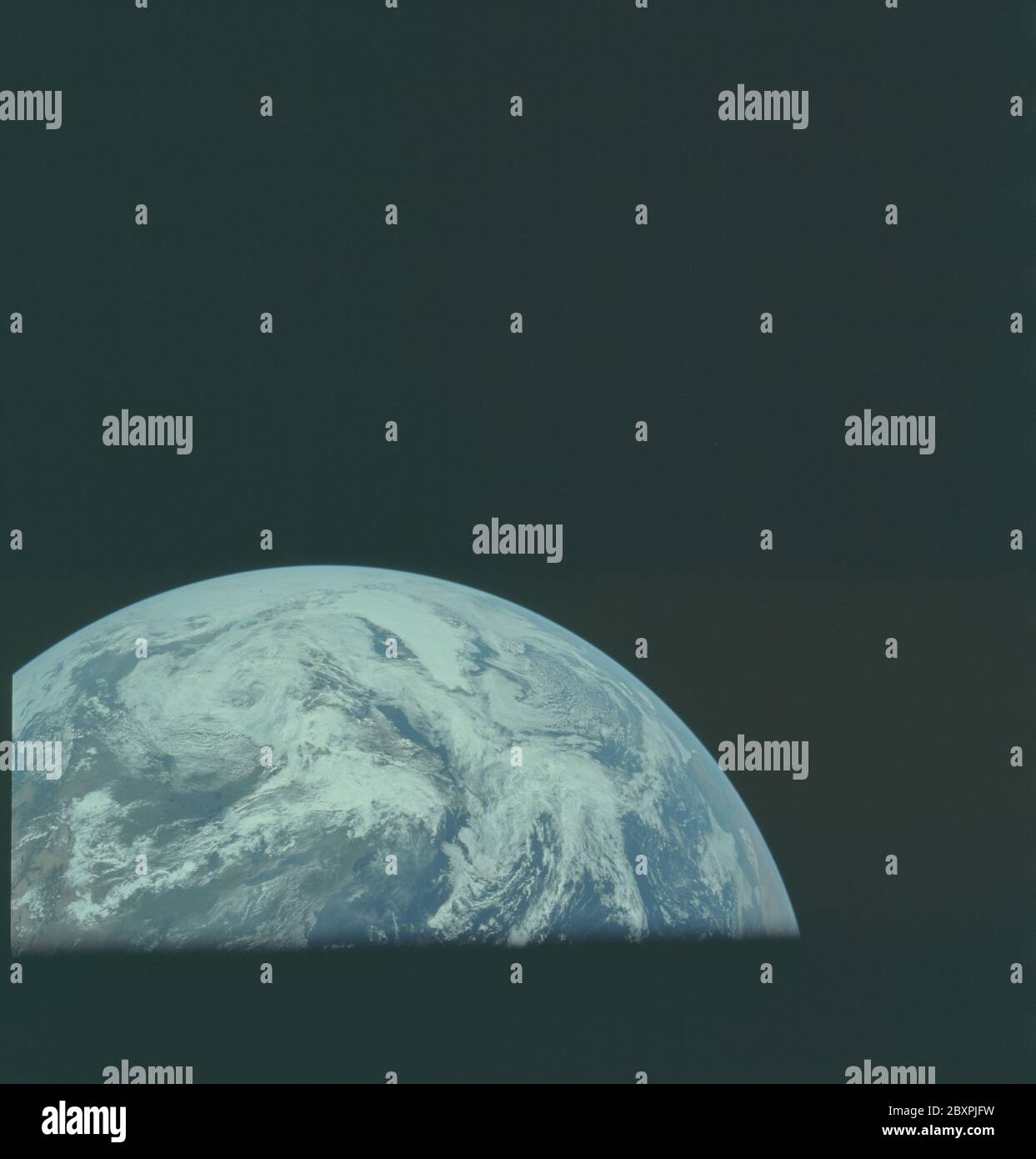 AS11-36-5320 - Apollo 11 - Apollo 11 Mission image - Earth limb; Scope ...