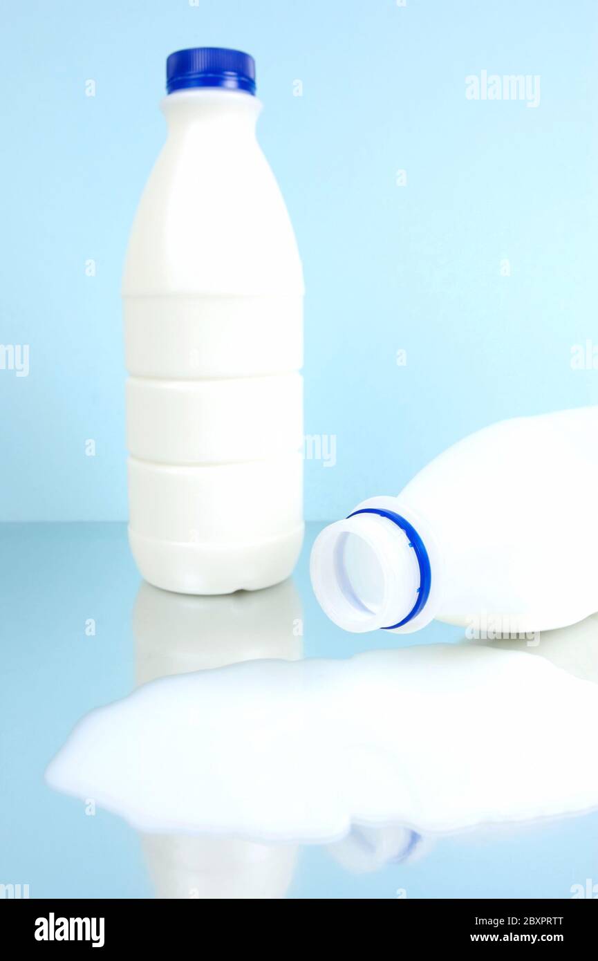 Full cream milk Stock Photo - Alamy