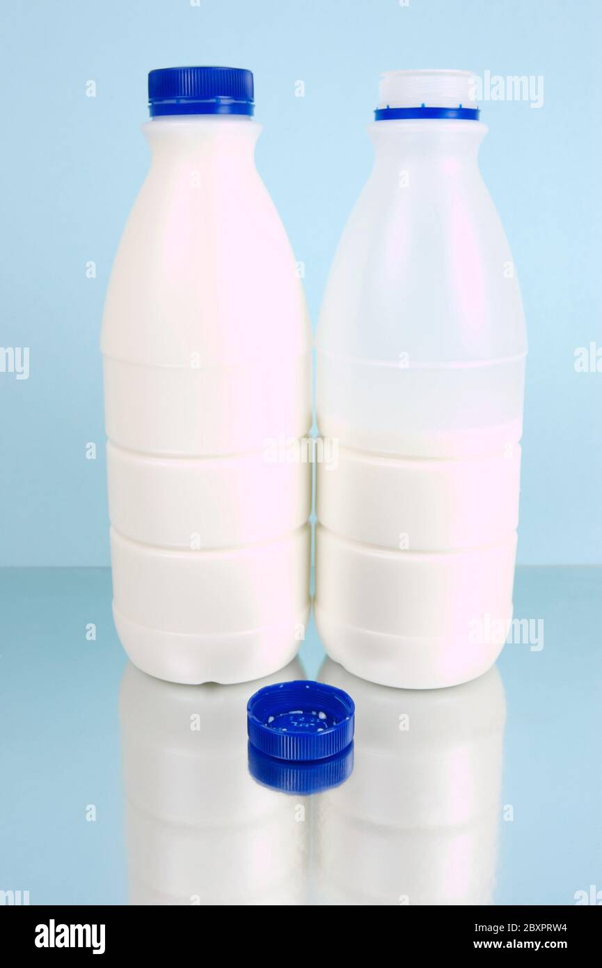 Full cream milk Stock Photo - Alamy