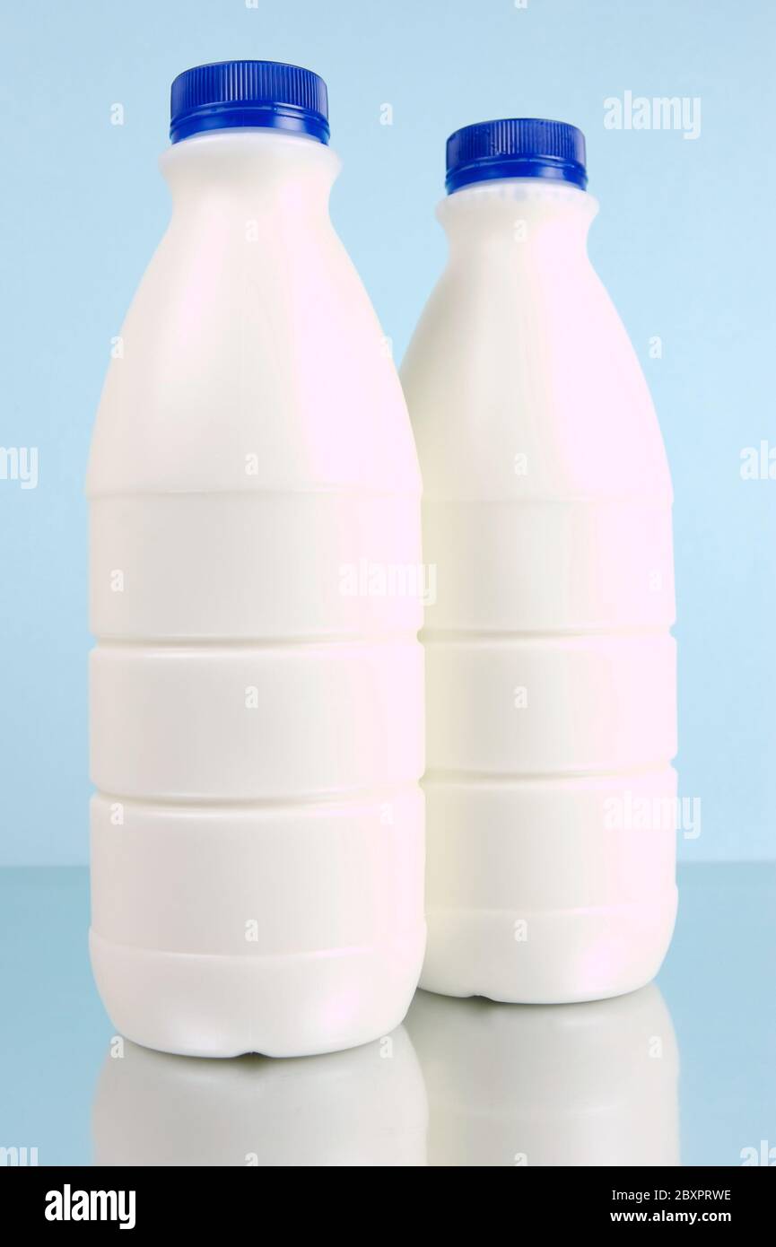 Full cream milk Stock Photo - Alamy
