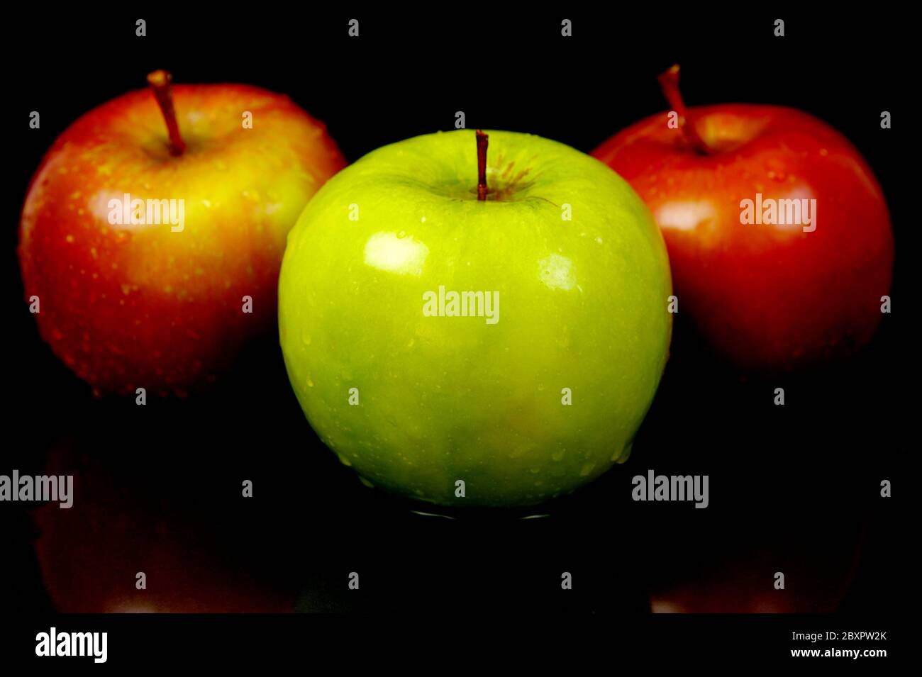 Red and green apples Stock Photo - Alamy