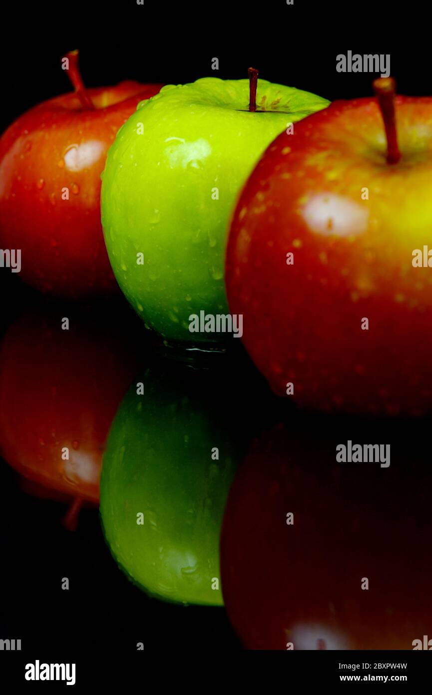 Red and green apples Stock Photo - Alamy