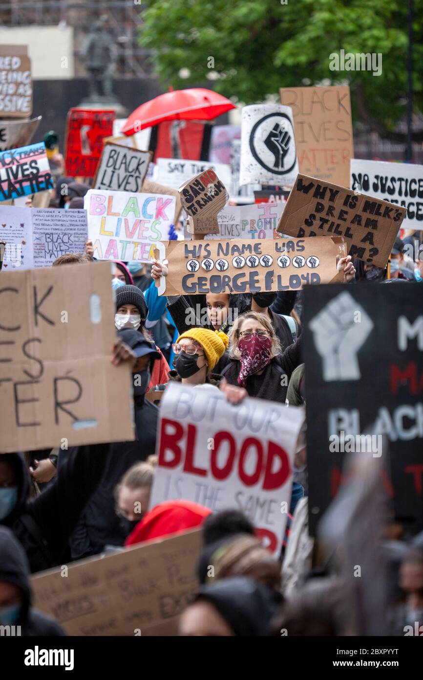 Protesters Holding Protest Signs High Resolution Stock Photography and ...