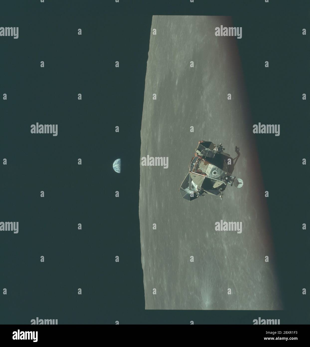 AS11-44-6641 - Apollo 11 - Apollo 11 Mission image - View of Moon limb ...