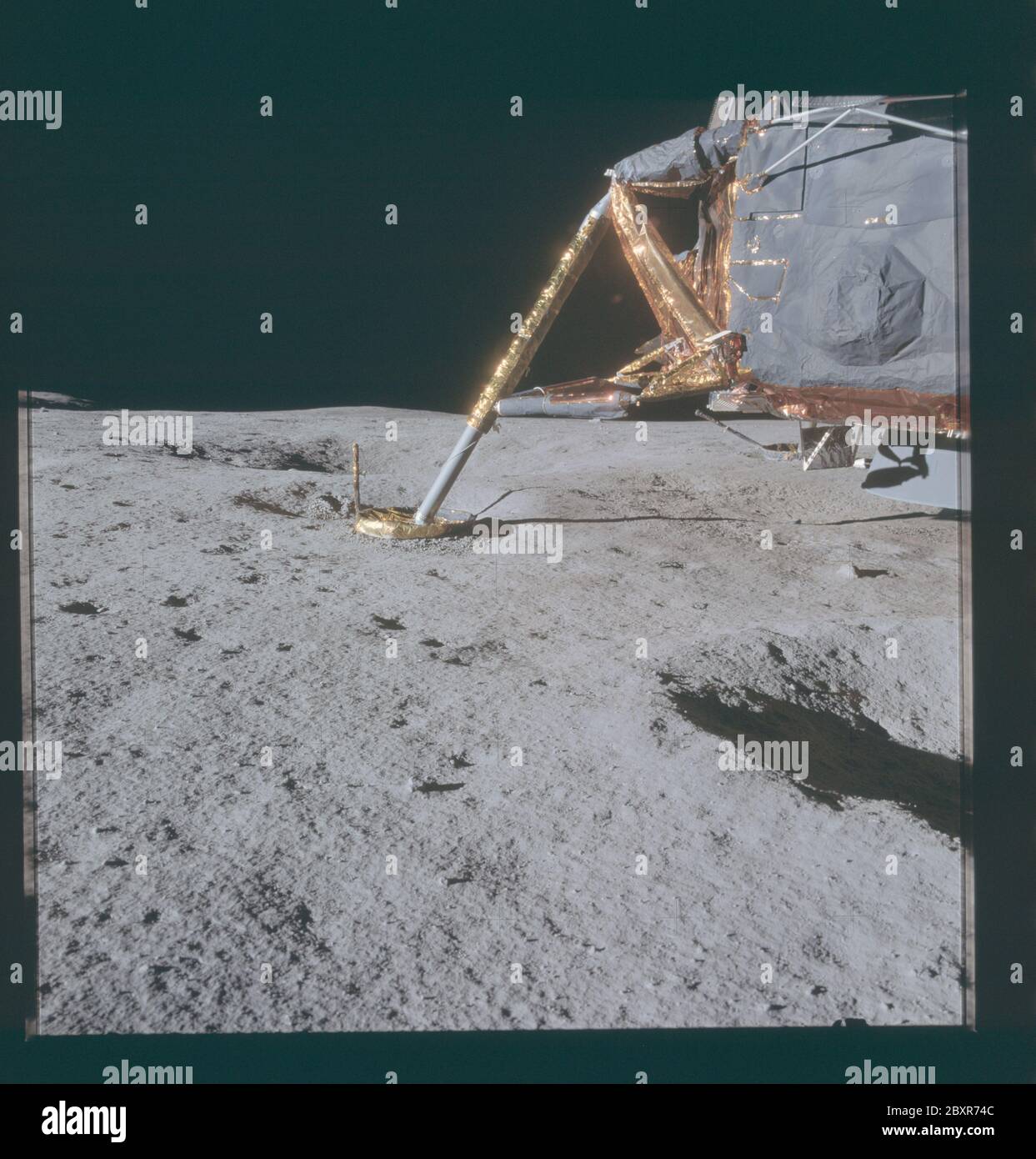 AS14-66-9260 - Apollo 14 - Apollo 14 Mission image - View of the Lunar ...