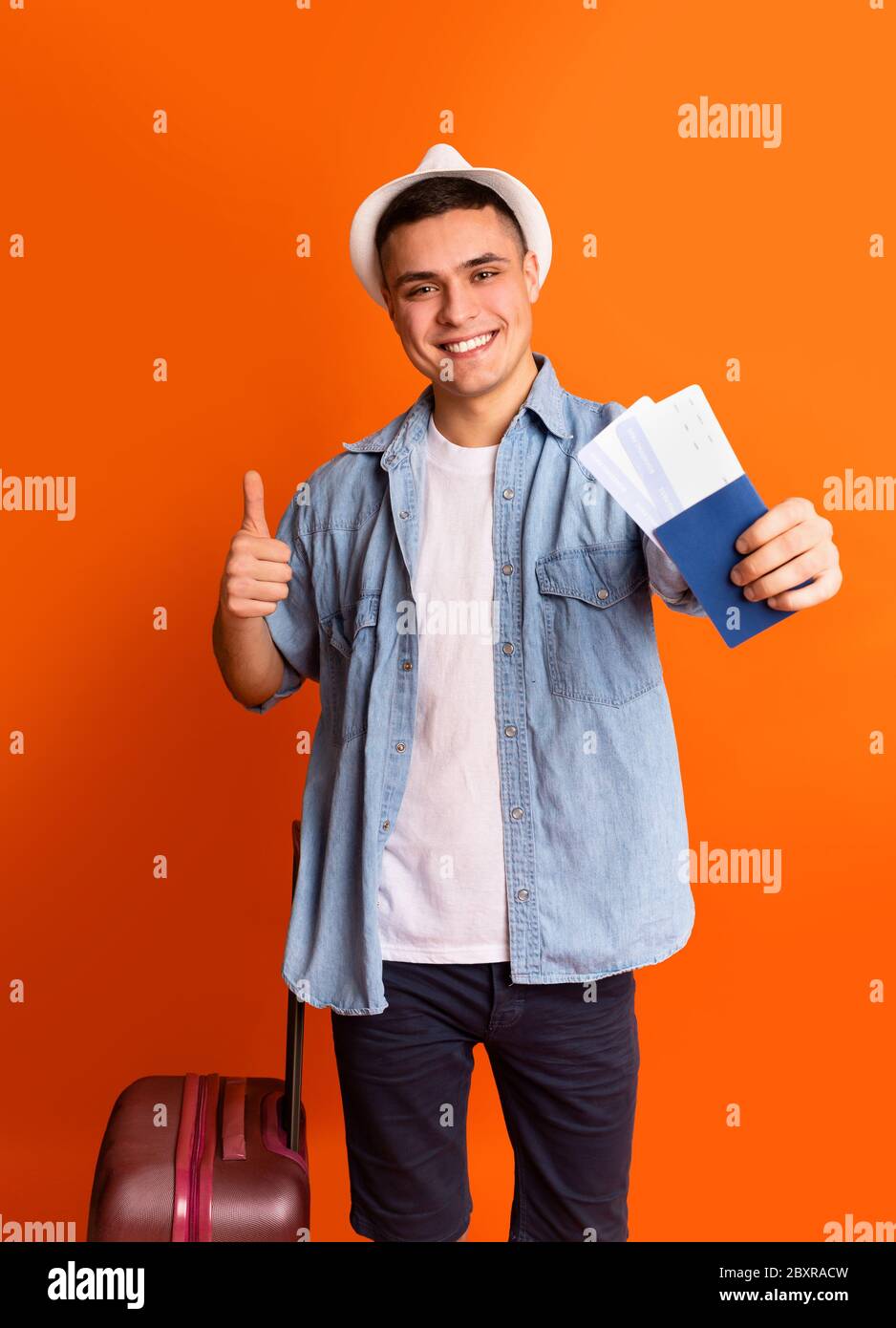 Satisfied tourist hi-res stock photography and images - Alamy