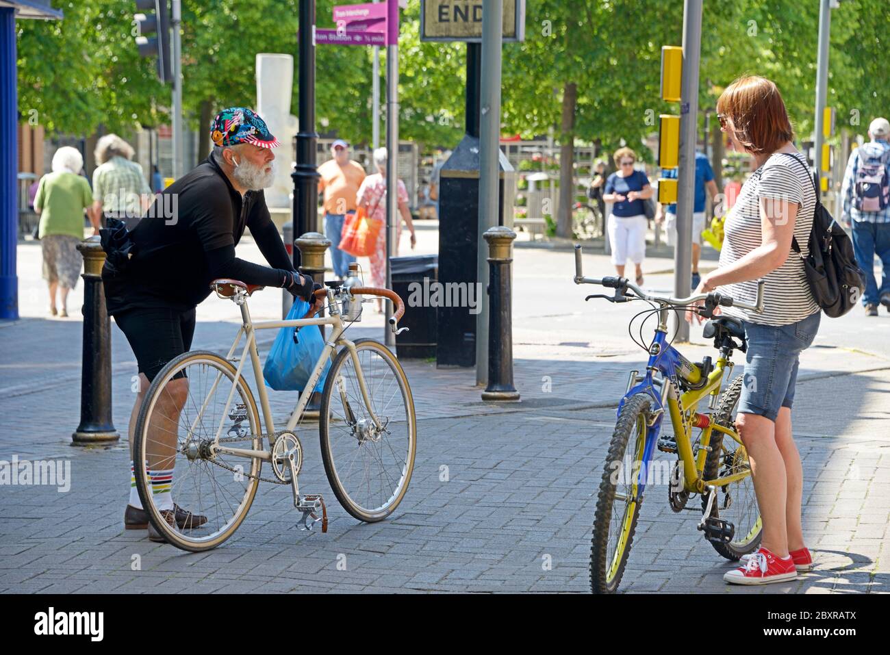 Man and woman cyclists hi-res stock photography and images - Alamy