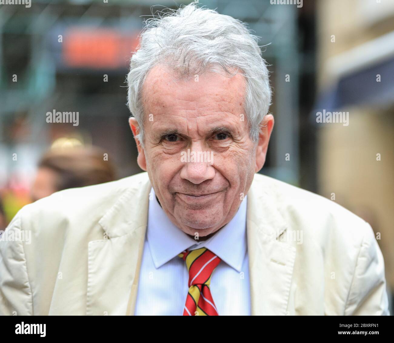 British war correspondent martin bell hi-res stock photography and ...