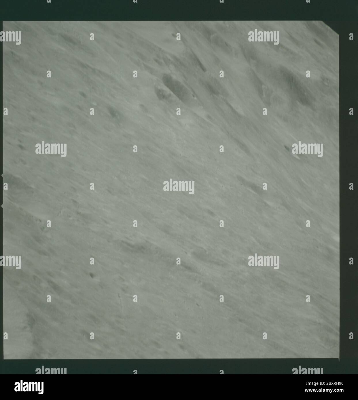 AS14-72-9976 - Apollo 14 - Apollo 14 Mission image - View of the lunar ...