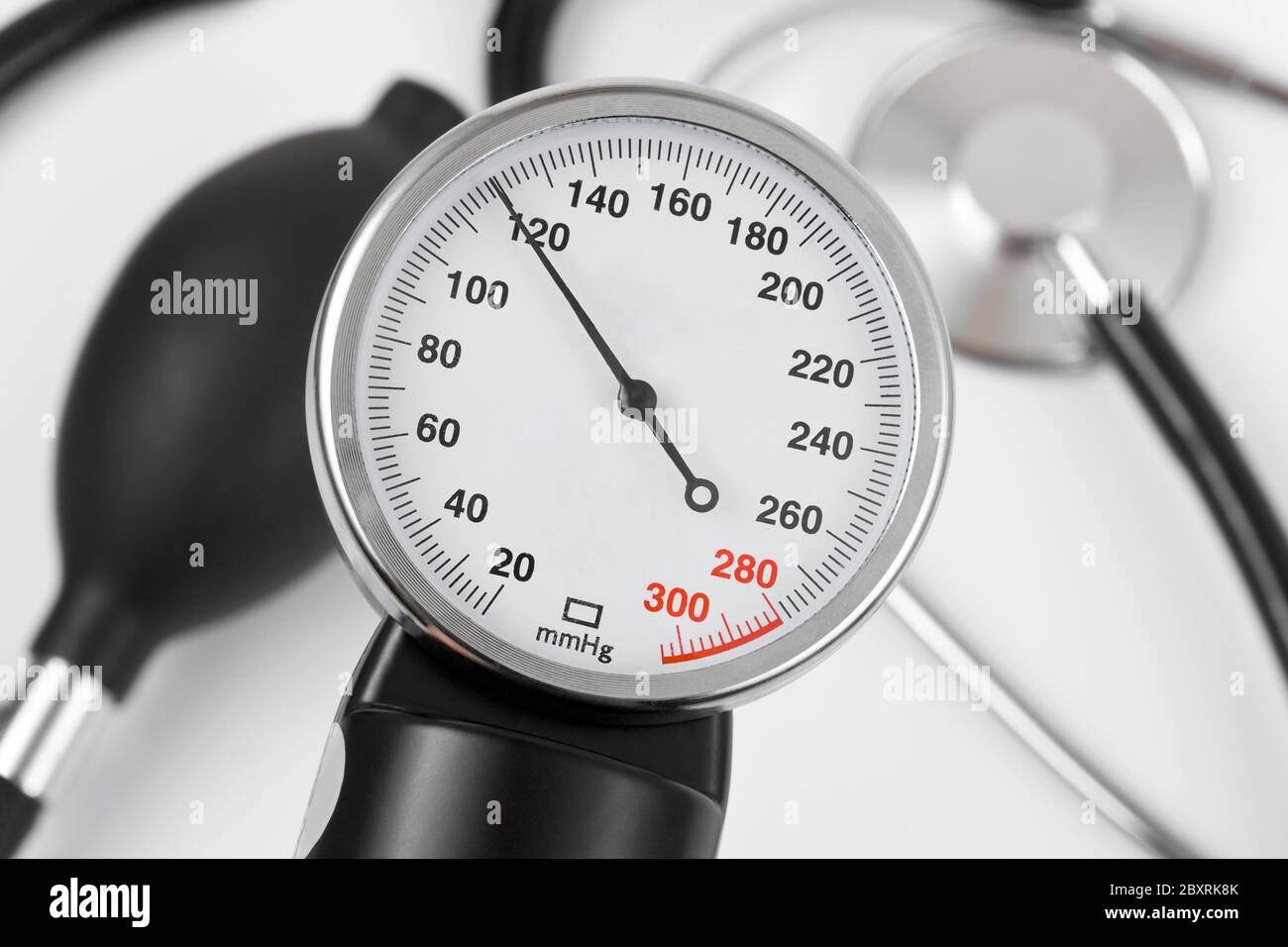 Scale of pressure and stethoscope Stock Photo - Alamy