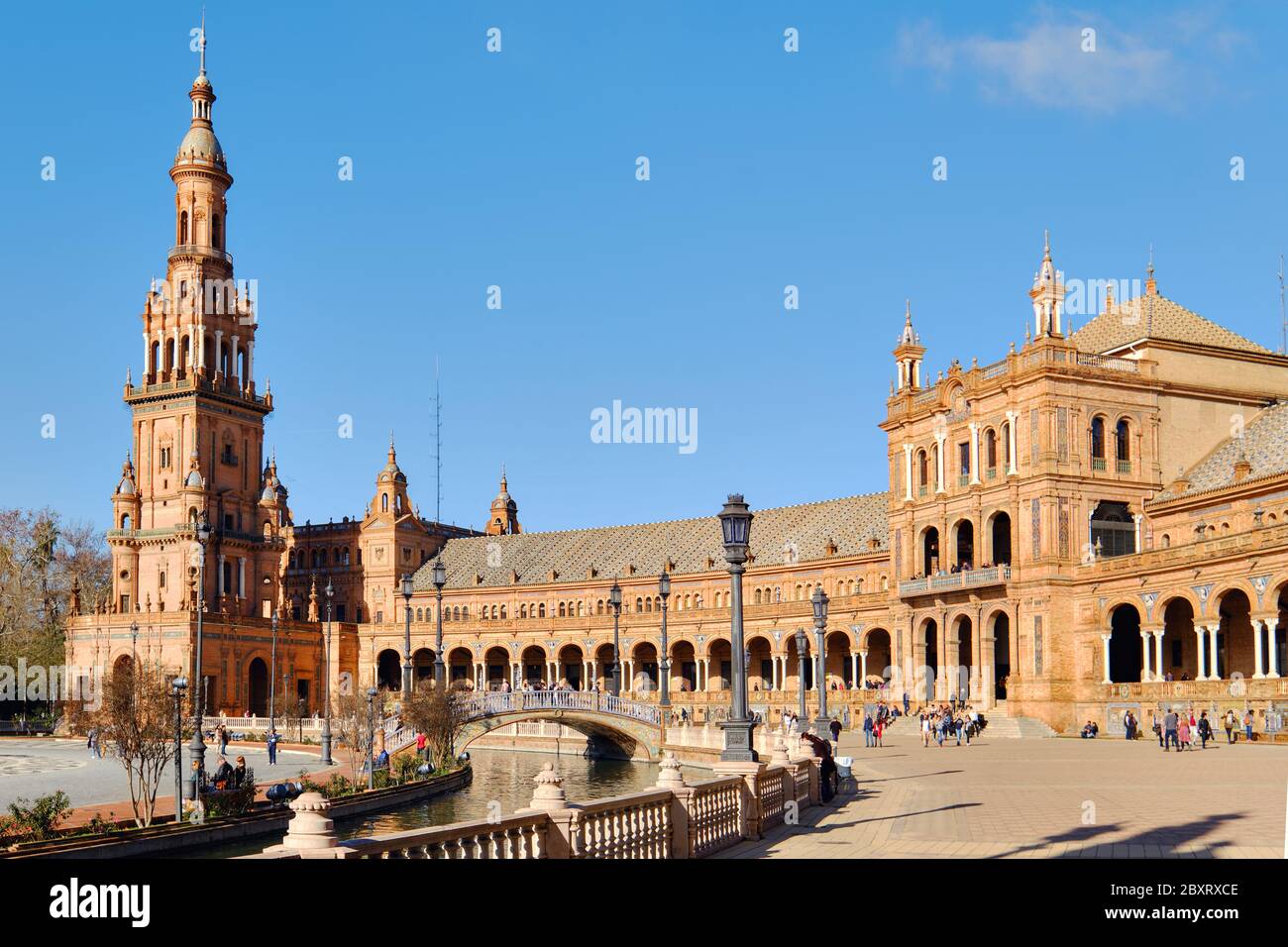 Old buildings of sevilla hi-res stock photography and images - Alamy