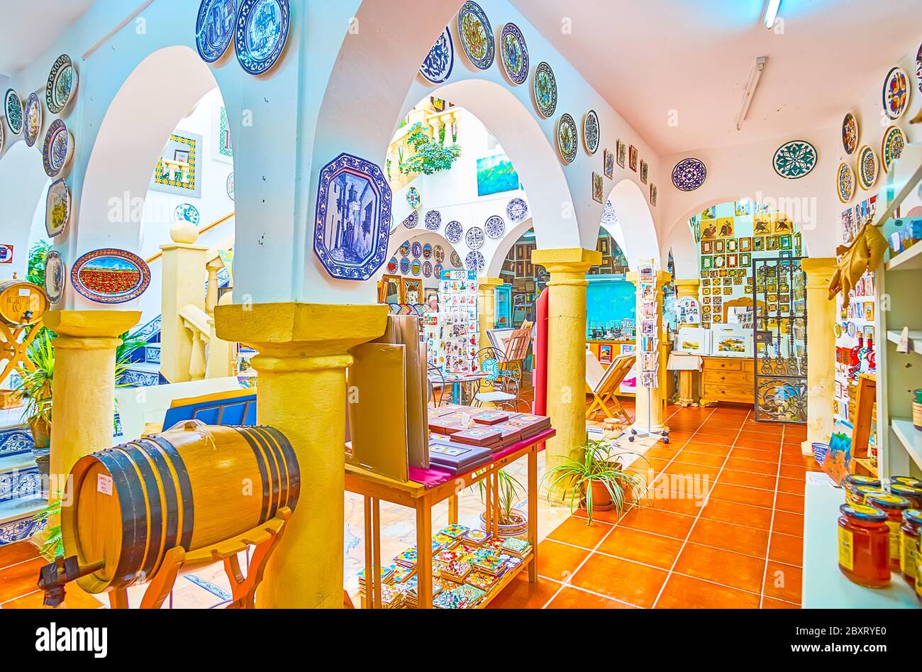 ARCOS, SPAIN - SEPTEMBER 23, 2019: The handicraft and art gallery ...