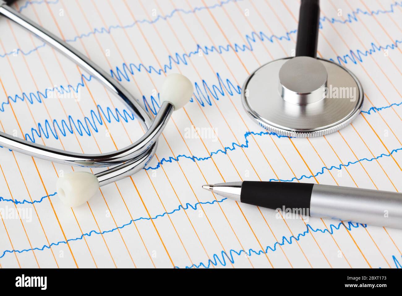 Electrocardiogram and pen hi-res stock photography and images - Alamy