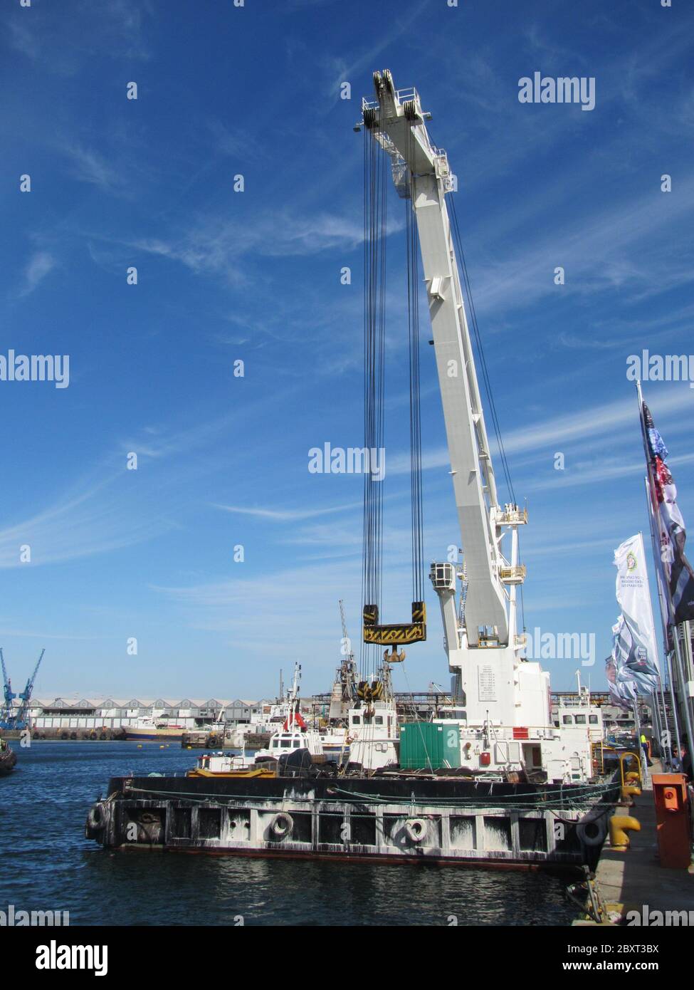 Inkunzi floating crane Stock Photo - Alamy