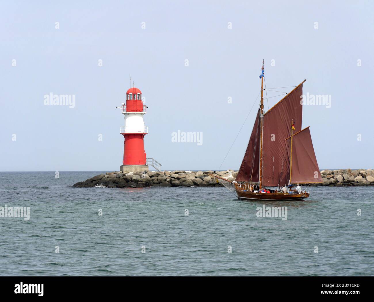 Sailboat and lighthouse hi-res stock photography and images - Alamy