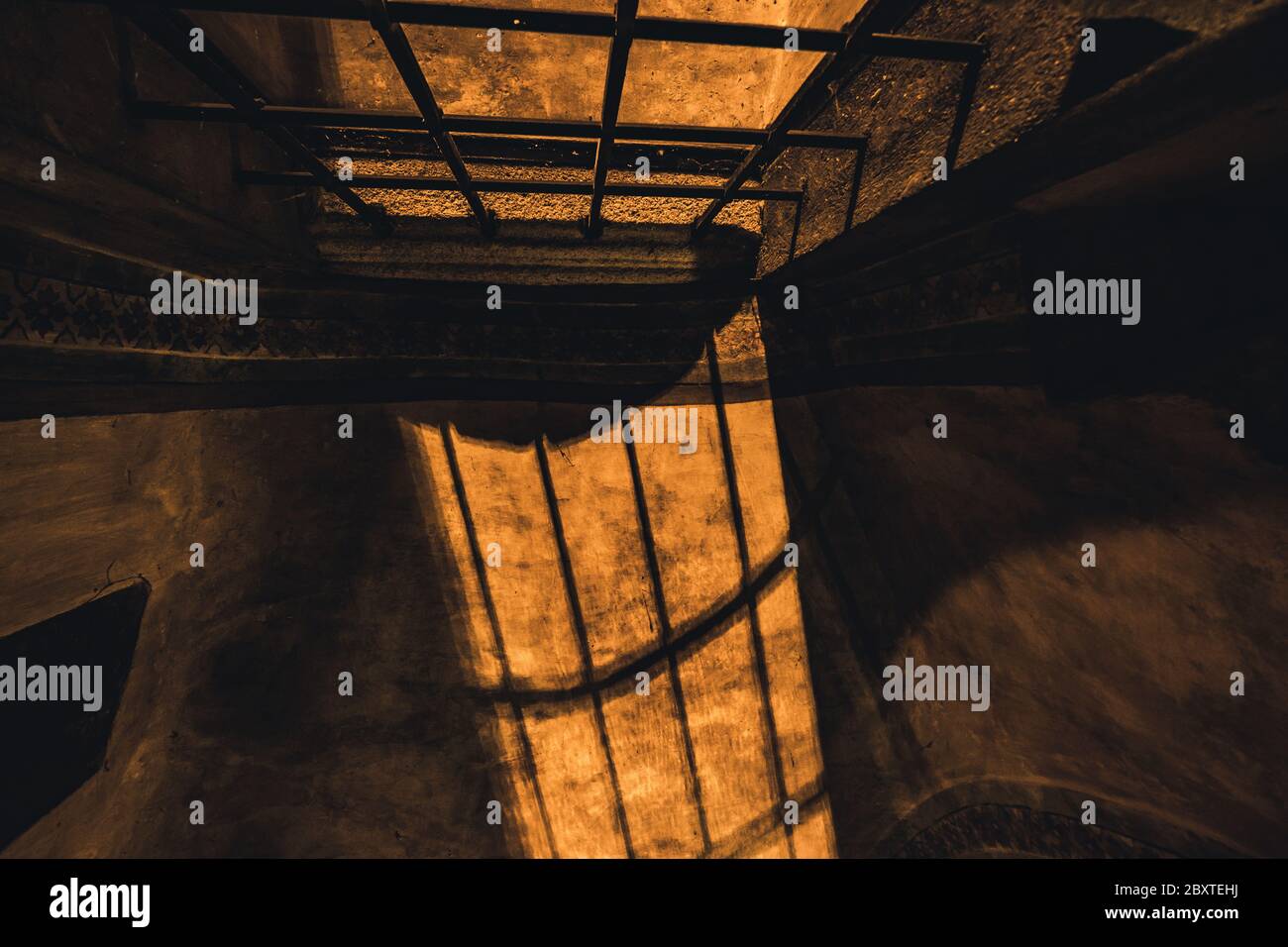 Medieval dungeon castle cell hi-res stock photography and images - Alamy