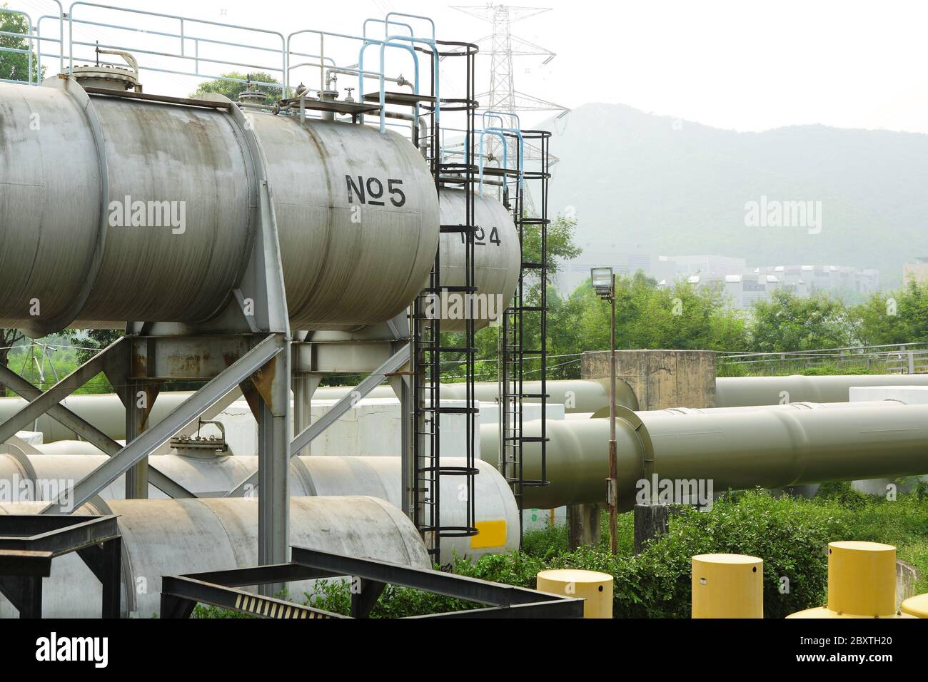 Large metal storage container hi-res stock photography and images - Alamy