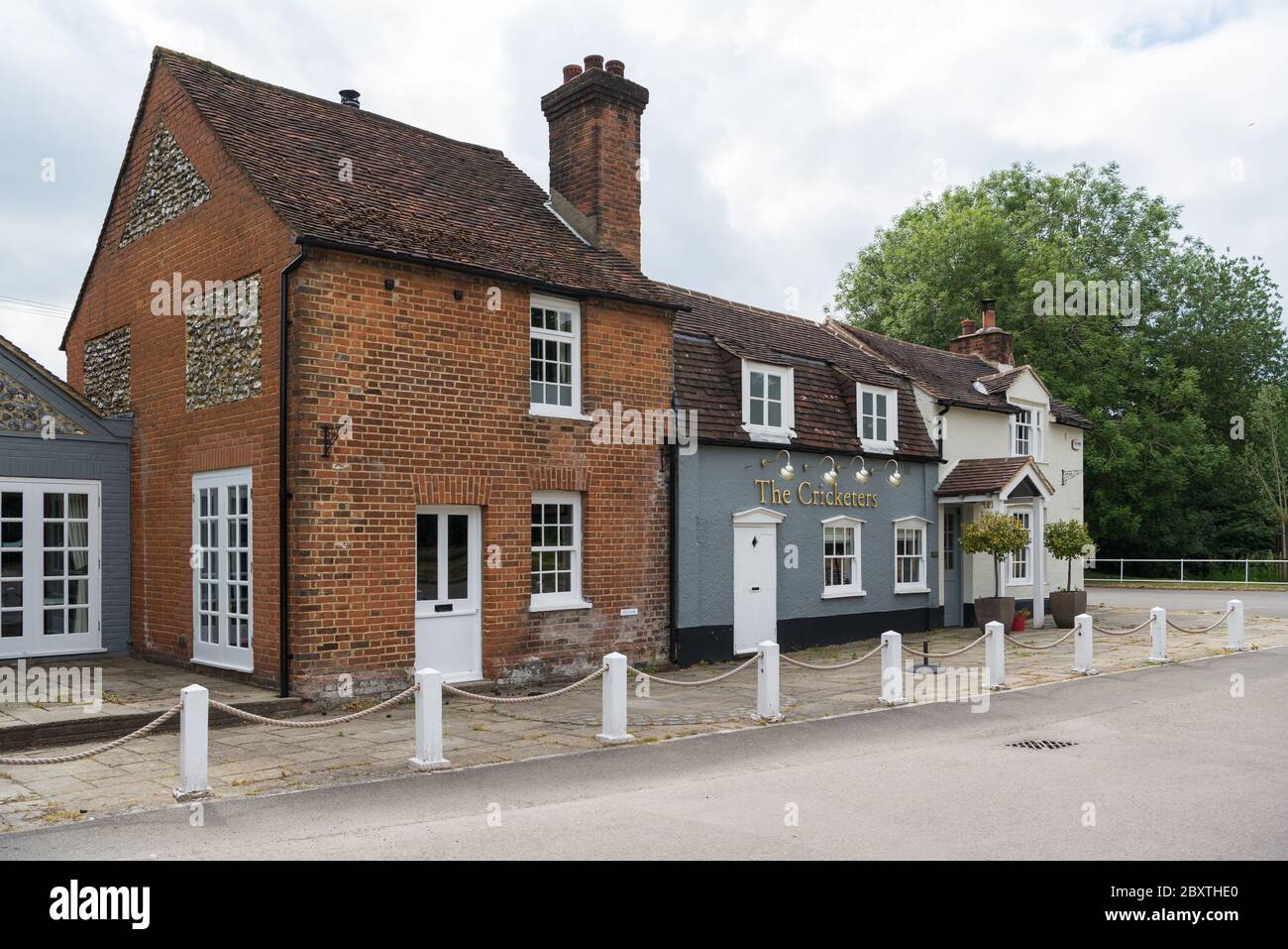 The Cricketers pub and restaurant in the village of Sarratt ...
