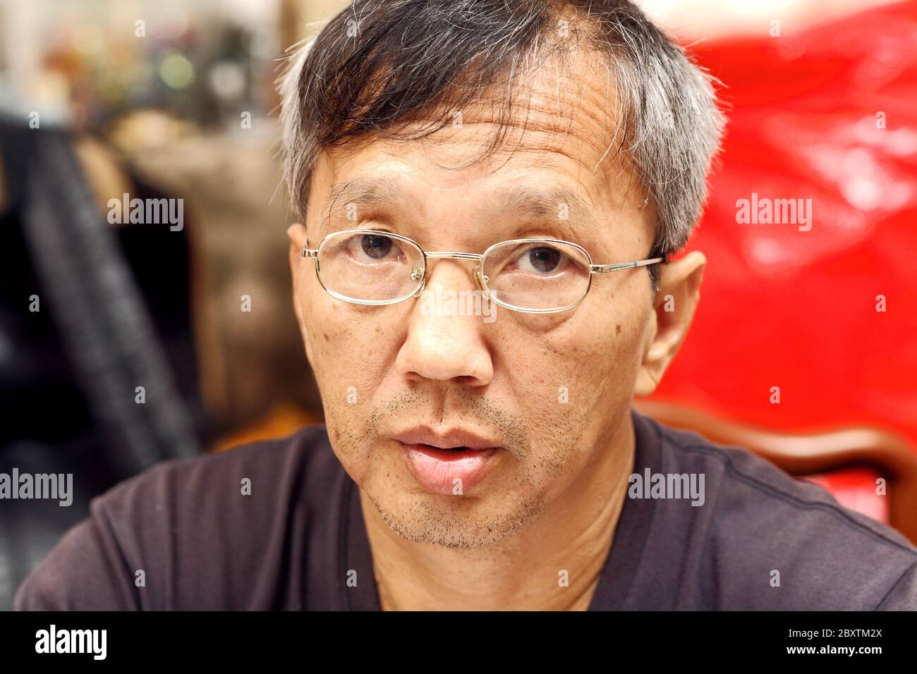 Portrait of middle age chinese man hi-res stock photography and images ...