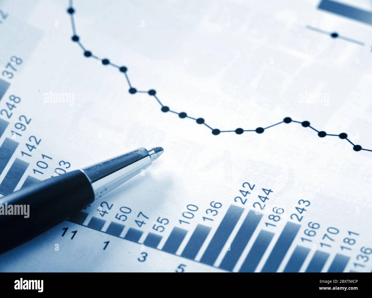 Financial chart hi-res stock photography and images - Alamy