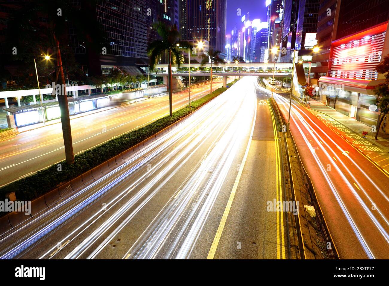 traffic in city at night Stock Photo - Alamy