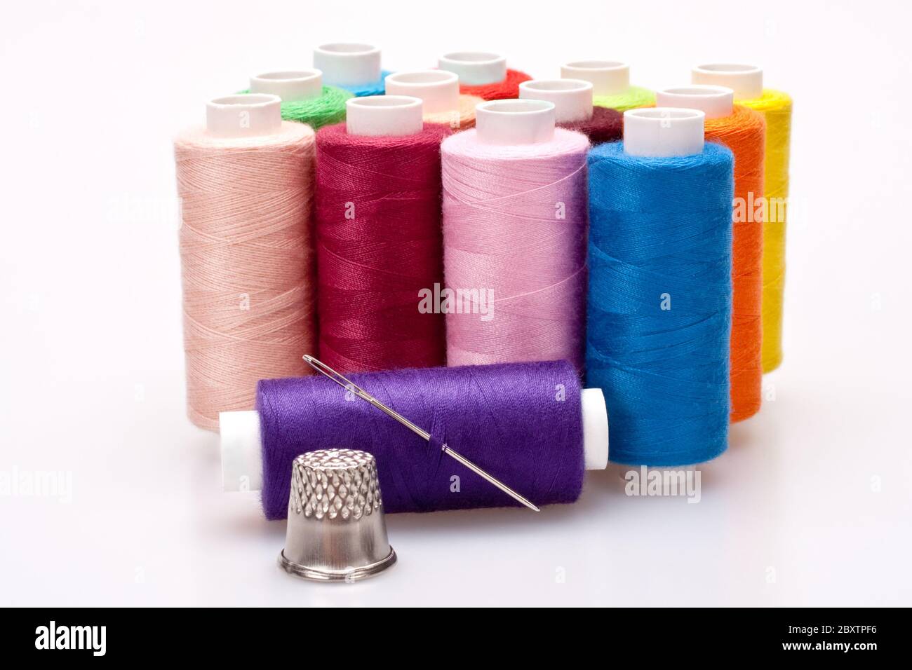 Thread needle thimble hi-res stock photography and images - Alamy
