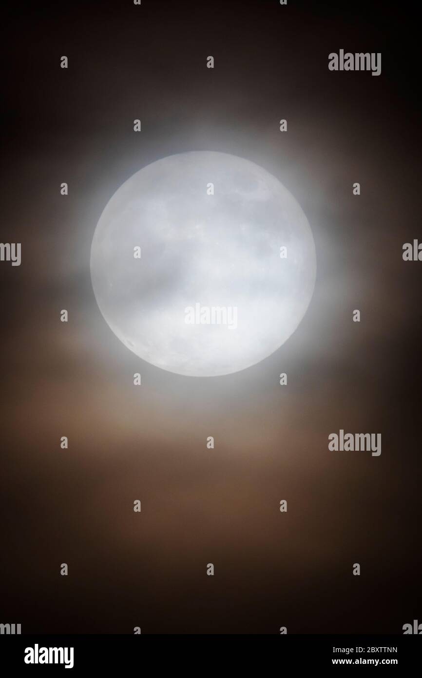 Moon through telescope hi-res stock photography and images - Alamy