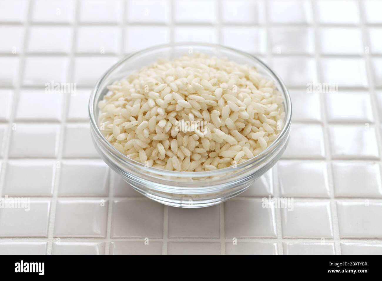 carnaroli, italian risotto rice in bowl Stock Photo - Alamy