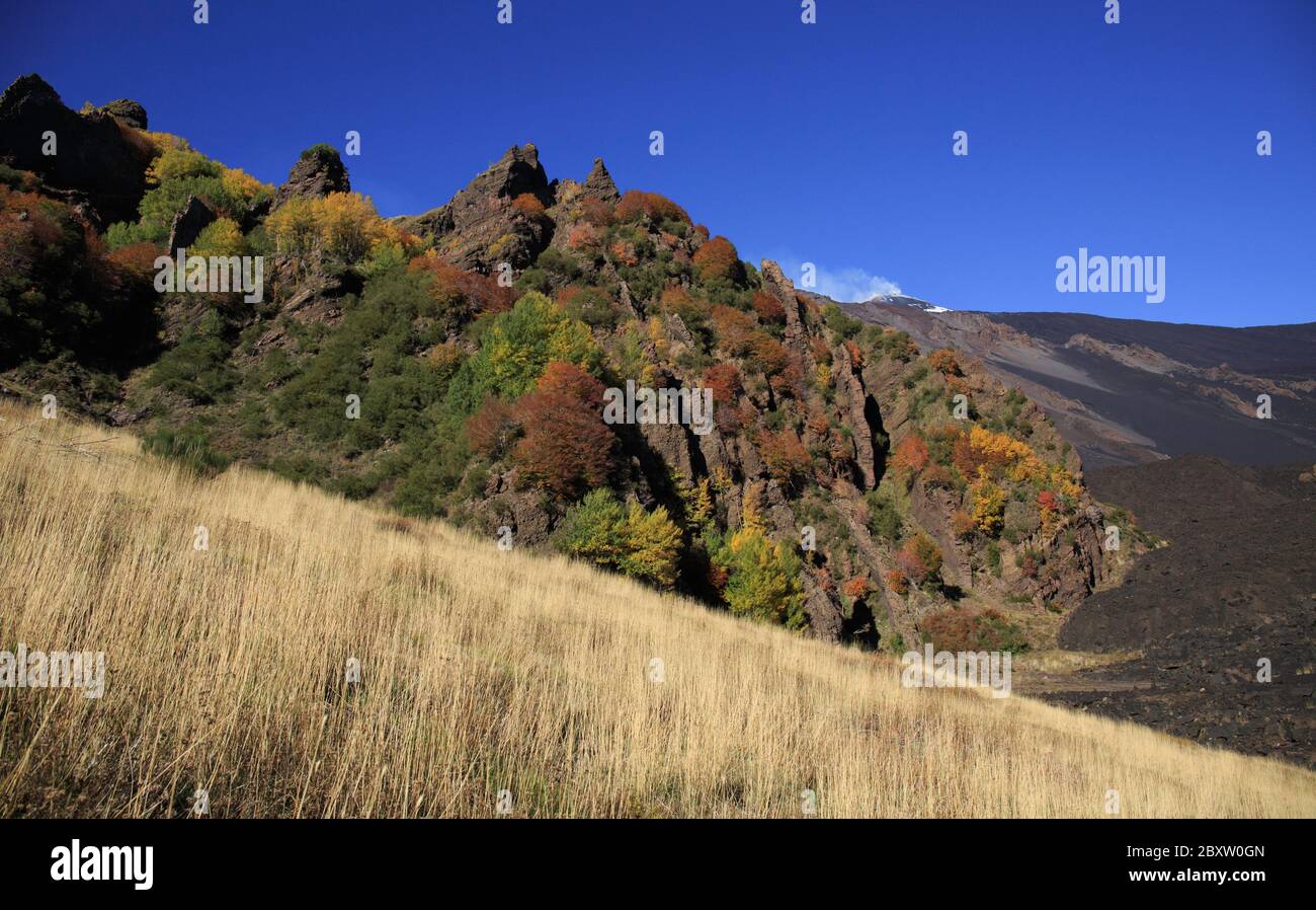 Magmatic dike hi-res stock photography and images - Alamy