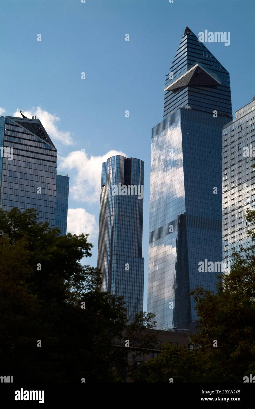 Manhattan skyscape hi-res stock photography and images - Alamy