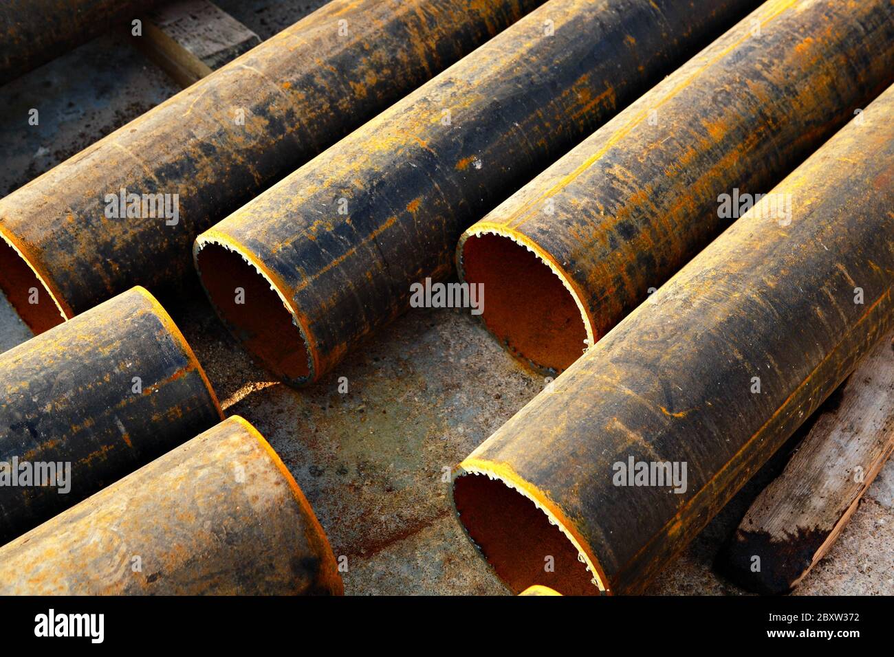 Pipes edge hi-res stock photography and images - Alamy