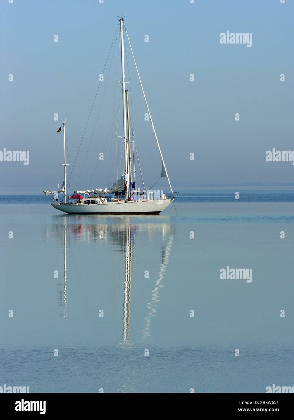 Mooring and anchoring hi-res stock photography and images - Alamy