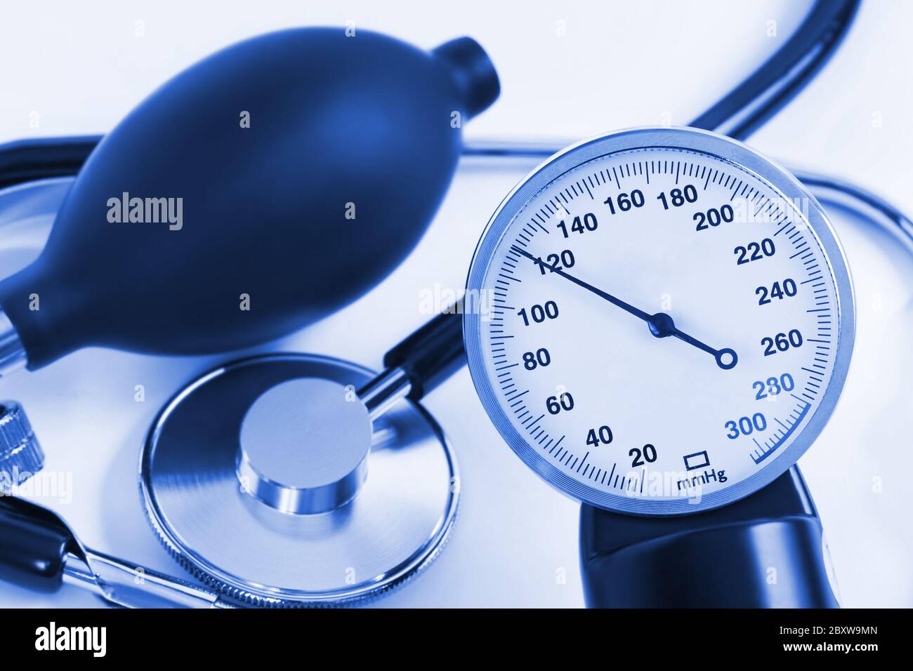 Scale of pressure and stethoscope Stock Photo - Alamy