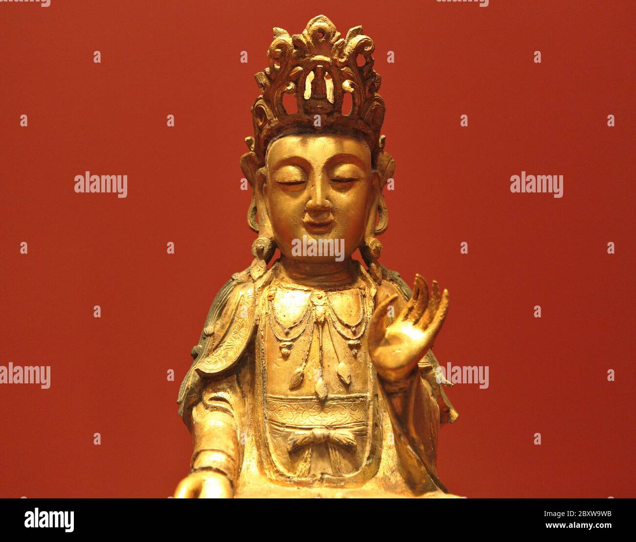 Statue of kannon hi-res stock photography and images - Alamy