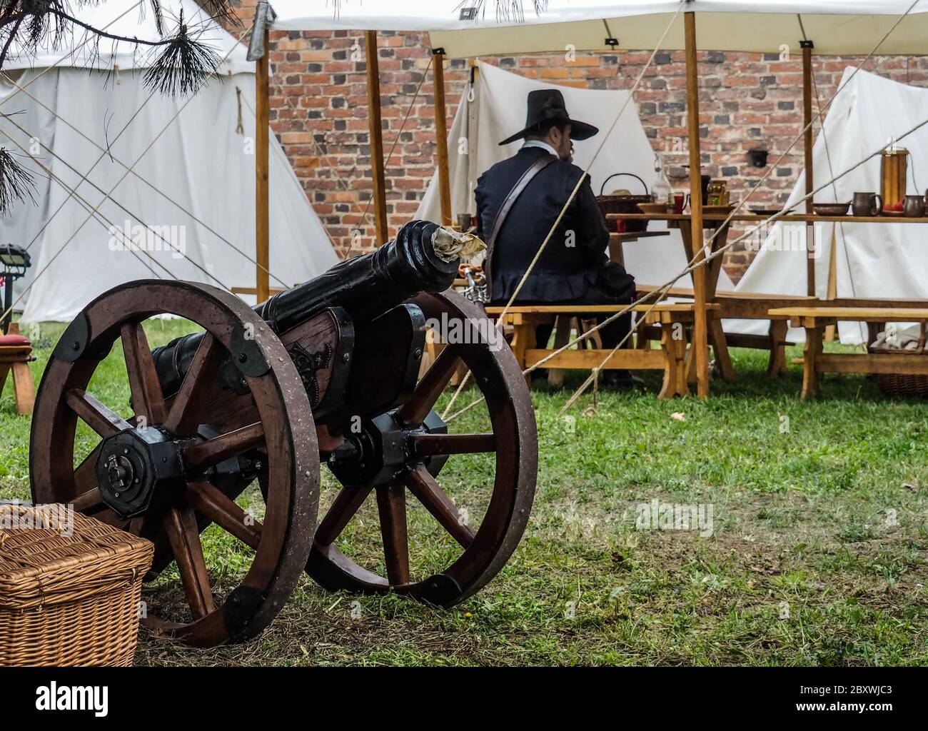 Cannonball bullet hi-res stock photography and images - Alamy