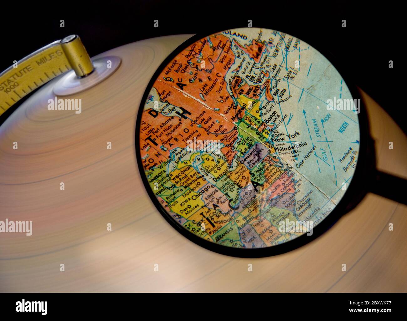 Rotating globe hi-res stock photography and images - Alamy