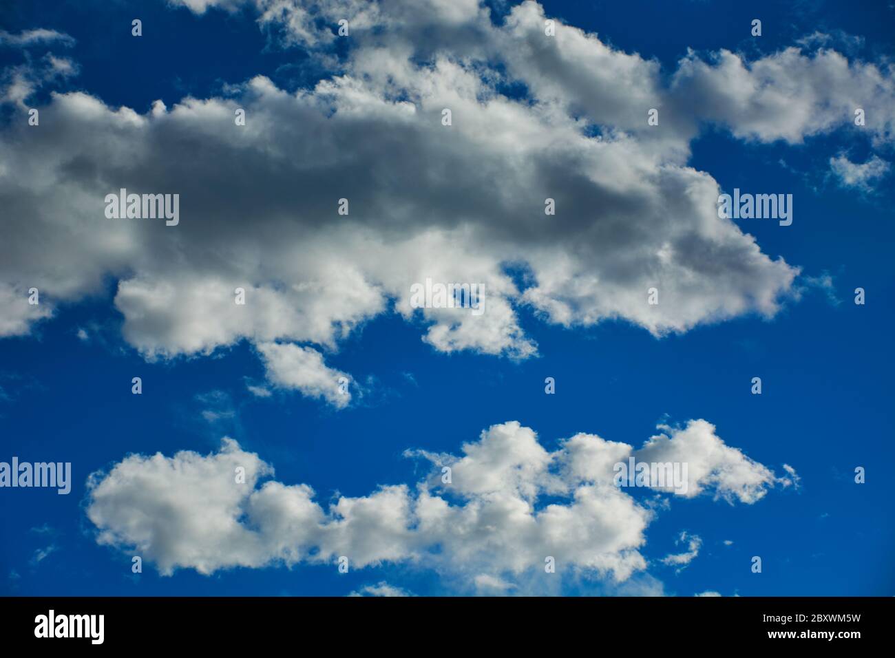 Pretty blue sky hi-res stock photography and images - Alamy