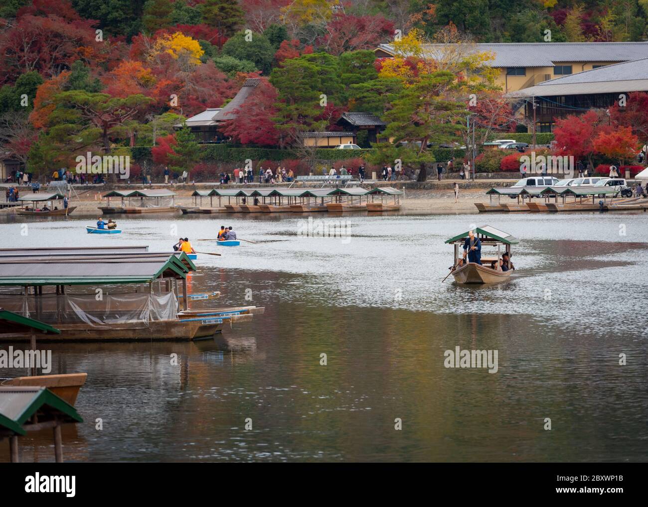 Traditional japanese boats hi-res stock photography and images - Alamy