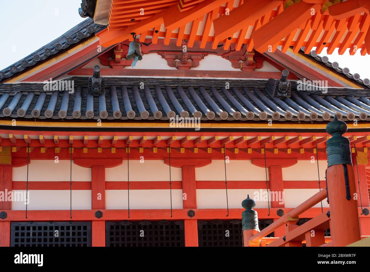 Japanese shrine roof detail hi-res stock photography and images - Alamy