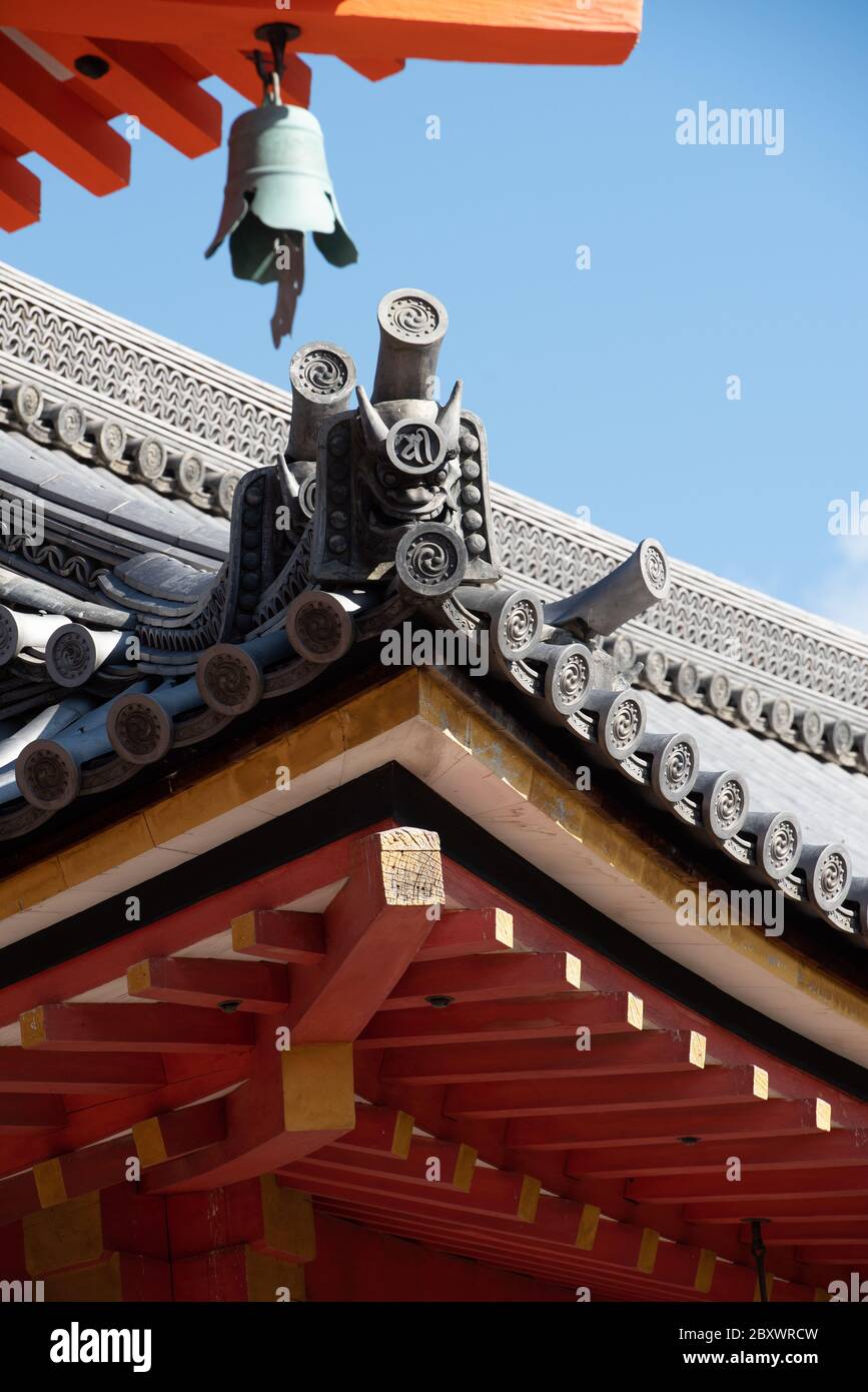 Roof detail ofKiyomizu-dera shrine in Kyoto, Japan Stock Photo - Alamy