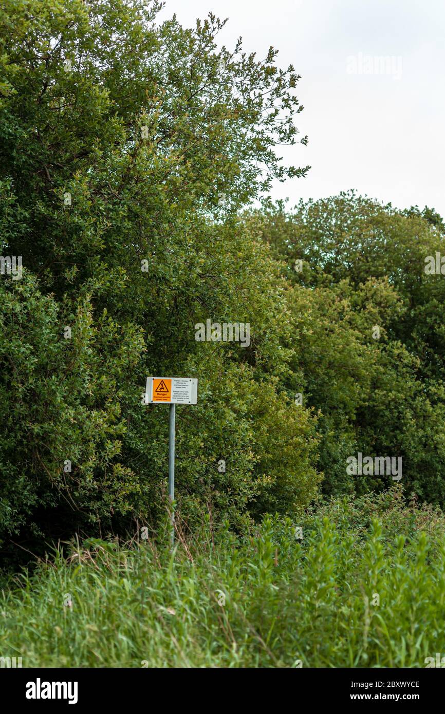 Pond warning warn hi-res stock photography and images - Alamy
